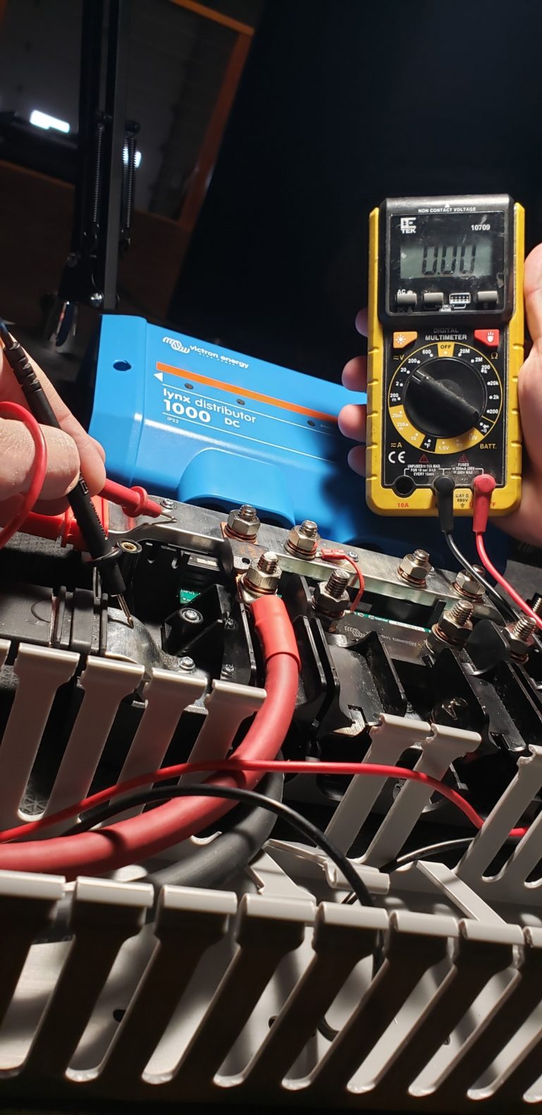 How to Wire a Solar Charge Controller for a DIY Camper Electrical ...